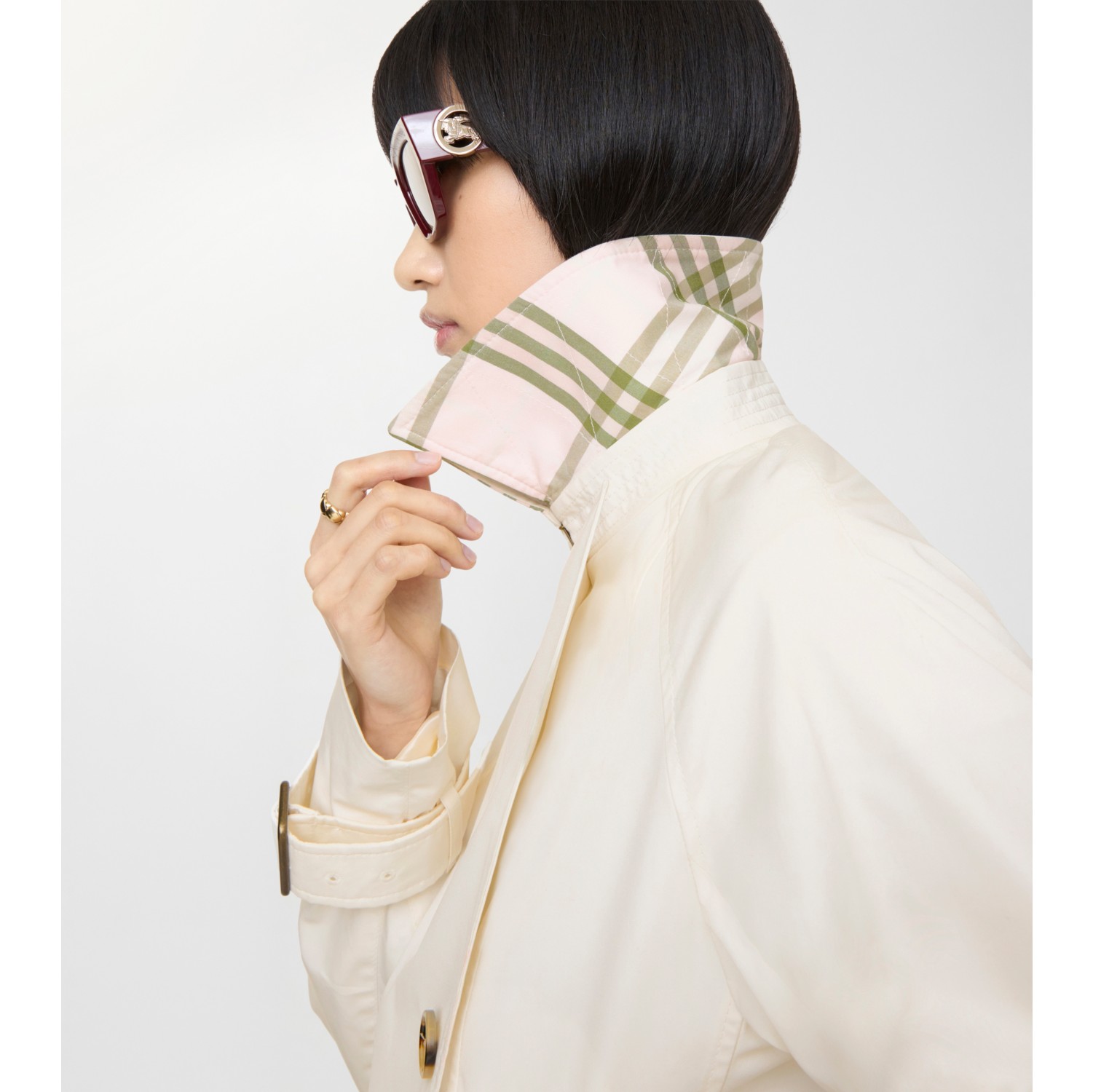 及腰短款轻盈 Ladybrook Trench 外套 (贝壳白) - 女士, 棉质 | Burberry® 博柏利官网